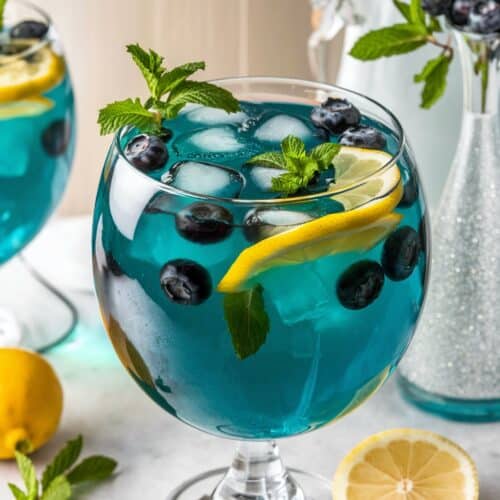 15 Blue Winter Cocktails to Wow Your Guests During the Holidays ...
